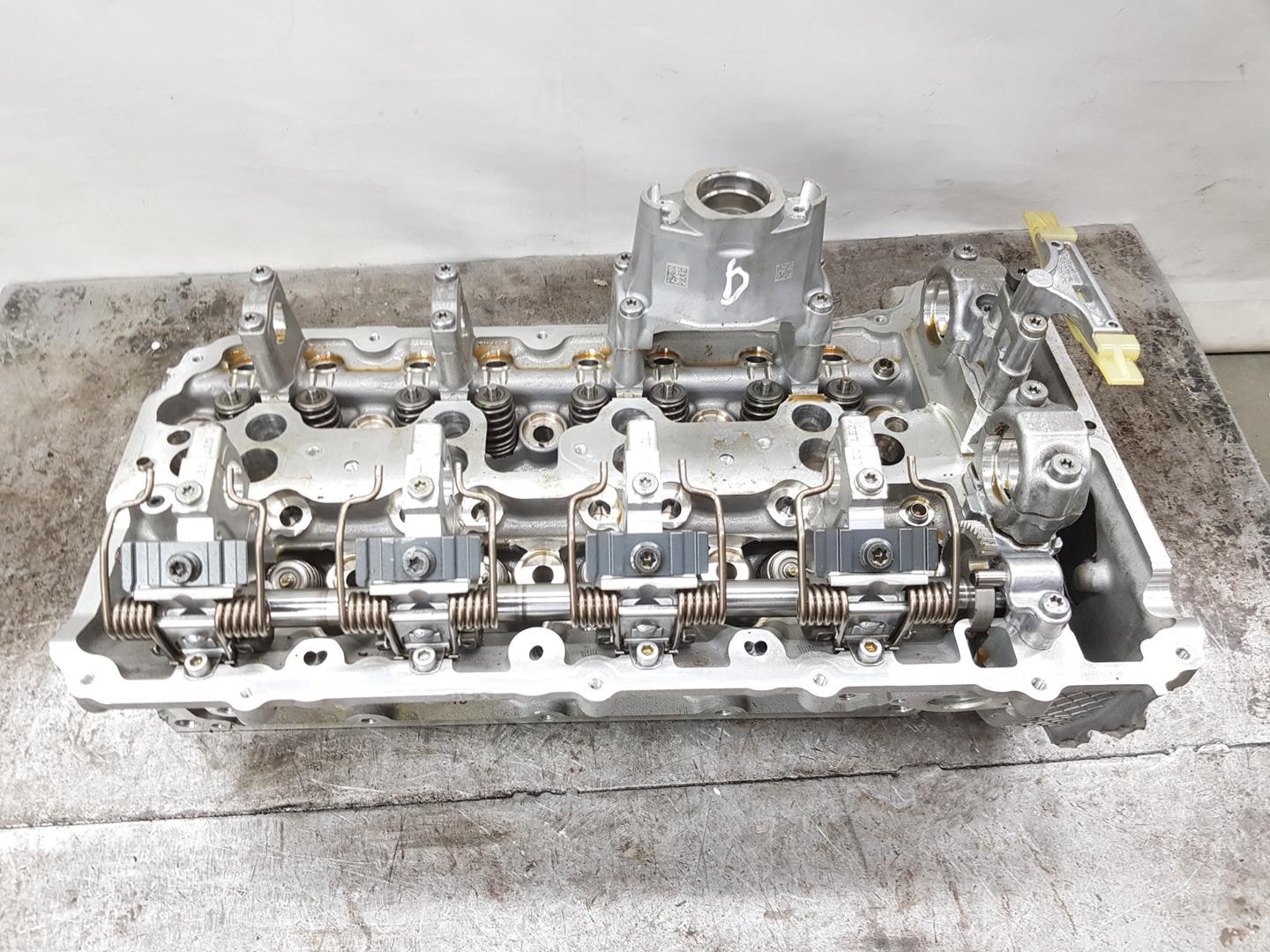 Cylinder head BMW X5 (G05, F95) xDrive 50 i 11977066 | B-Parts