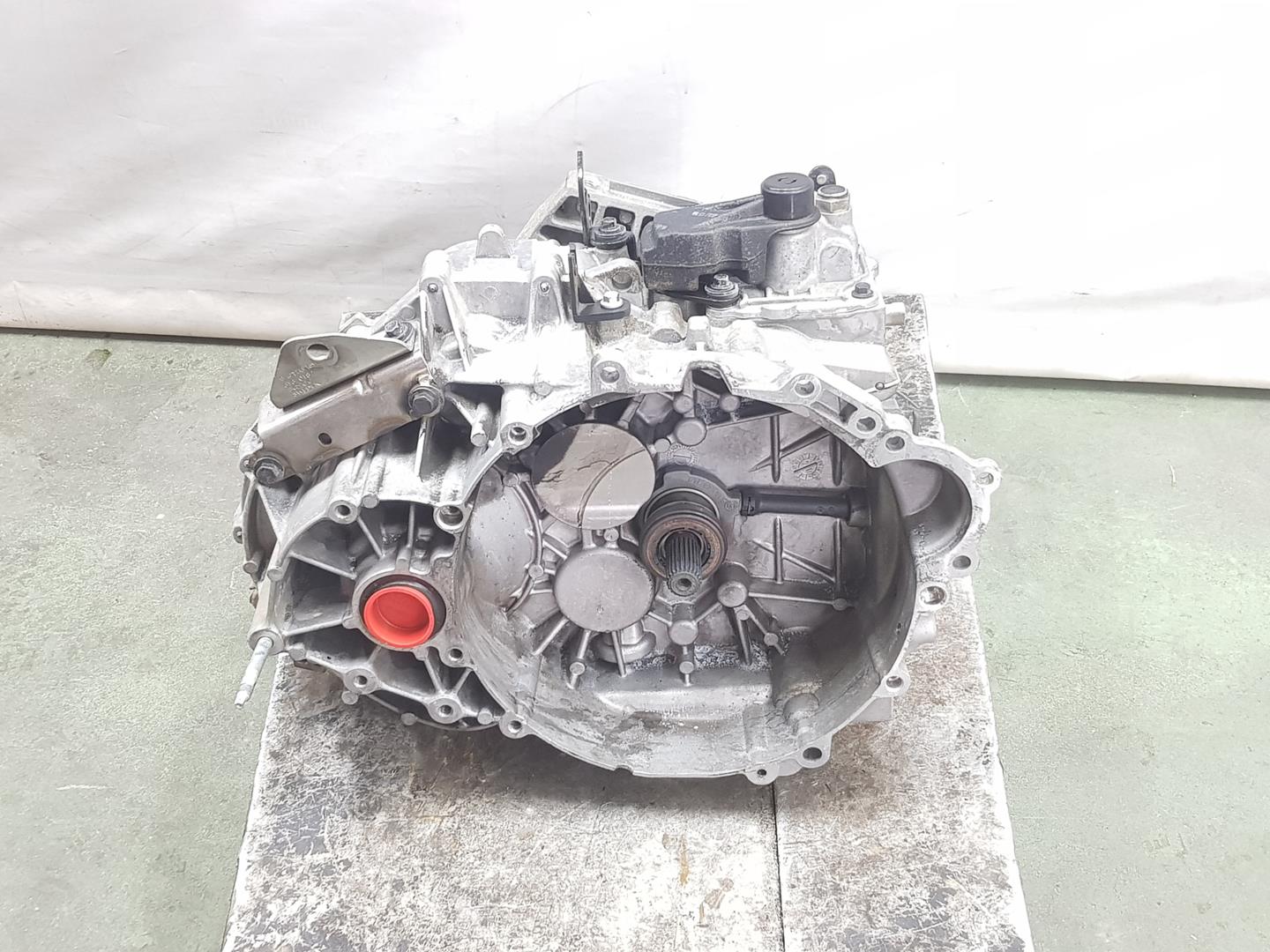 Gearbox VOLVO V60 I (155) D3 7873546 | B-Parts