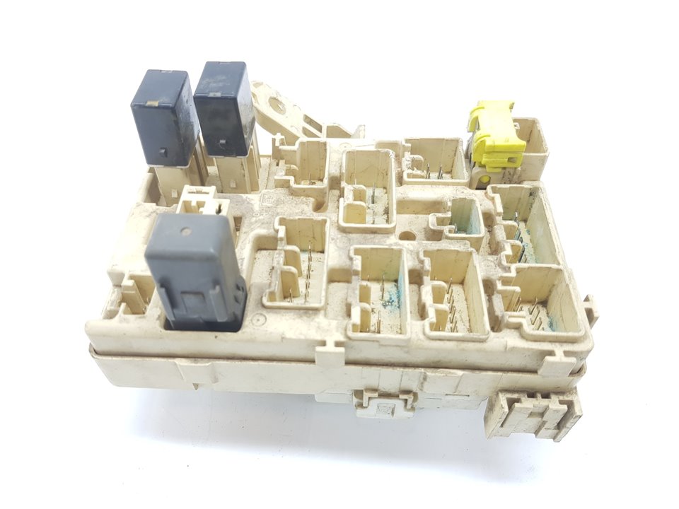 Fuse box TOYOTA LAND CRUISER 90 (_J9_) 3.0 TD (KZJ90_, KZJ95_) 10112555 ...