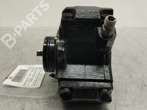Injection pump MERCEDES-BENZ C-CLASS (W203) C 200 CDI (203.004) 9802037 ...