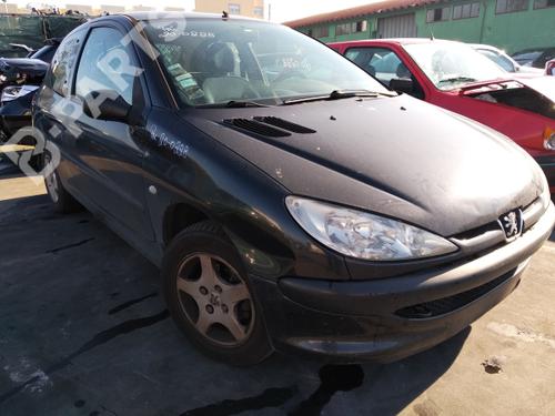 Tableau de bord PEUGEOT 206 Van 1.4 HDi 9795968 | B-Parts