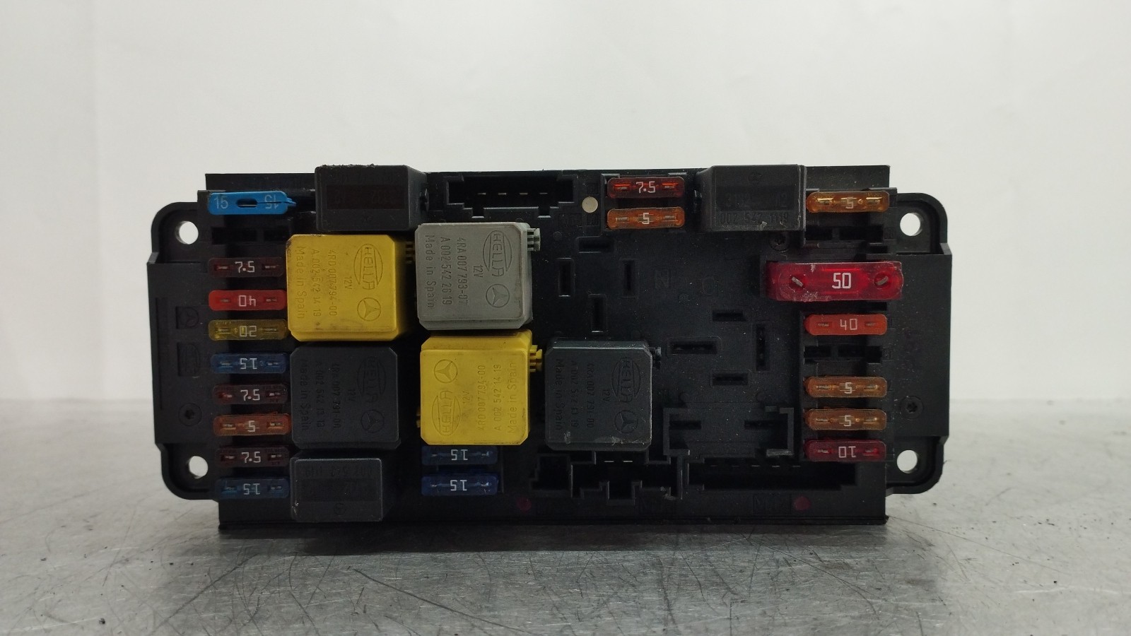 Fuse box MERCEDES-BENZ C-CLASS (W203) C 180 Kompressor (203.046 ...