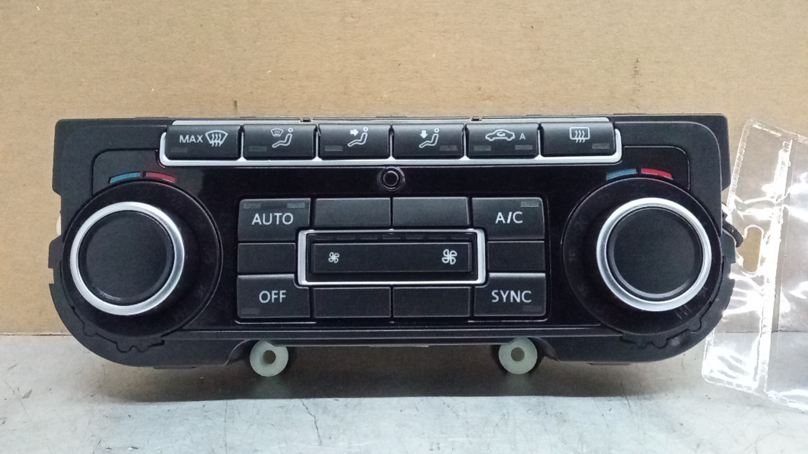 Climate control VW TIGUAN (5N_) 2.0 TDI 9798162 | B-Parts