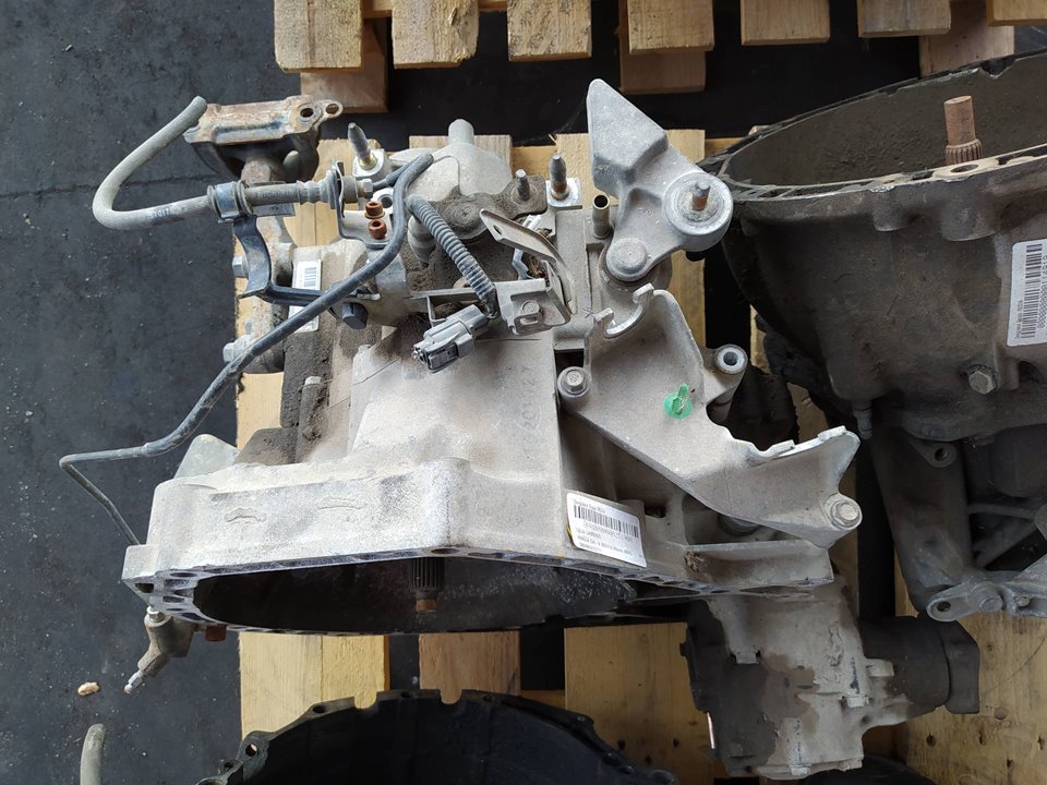 Gearbox HONDA CR-V I (RD) 2.0 16V 4WD (RD1, RD3) 10127001 | B-Parts