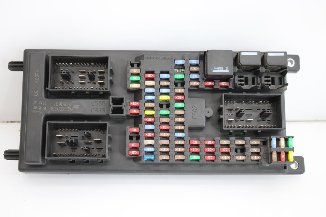 Fuse box LAND ROVER RANGE ROVER SPORT I (L320) 2.7 D 4x4 10119183 | B-Parts