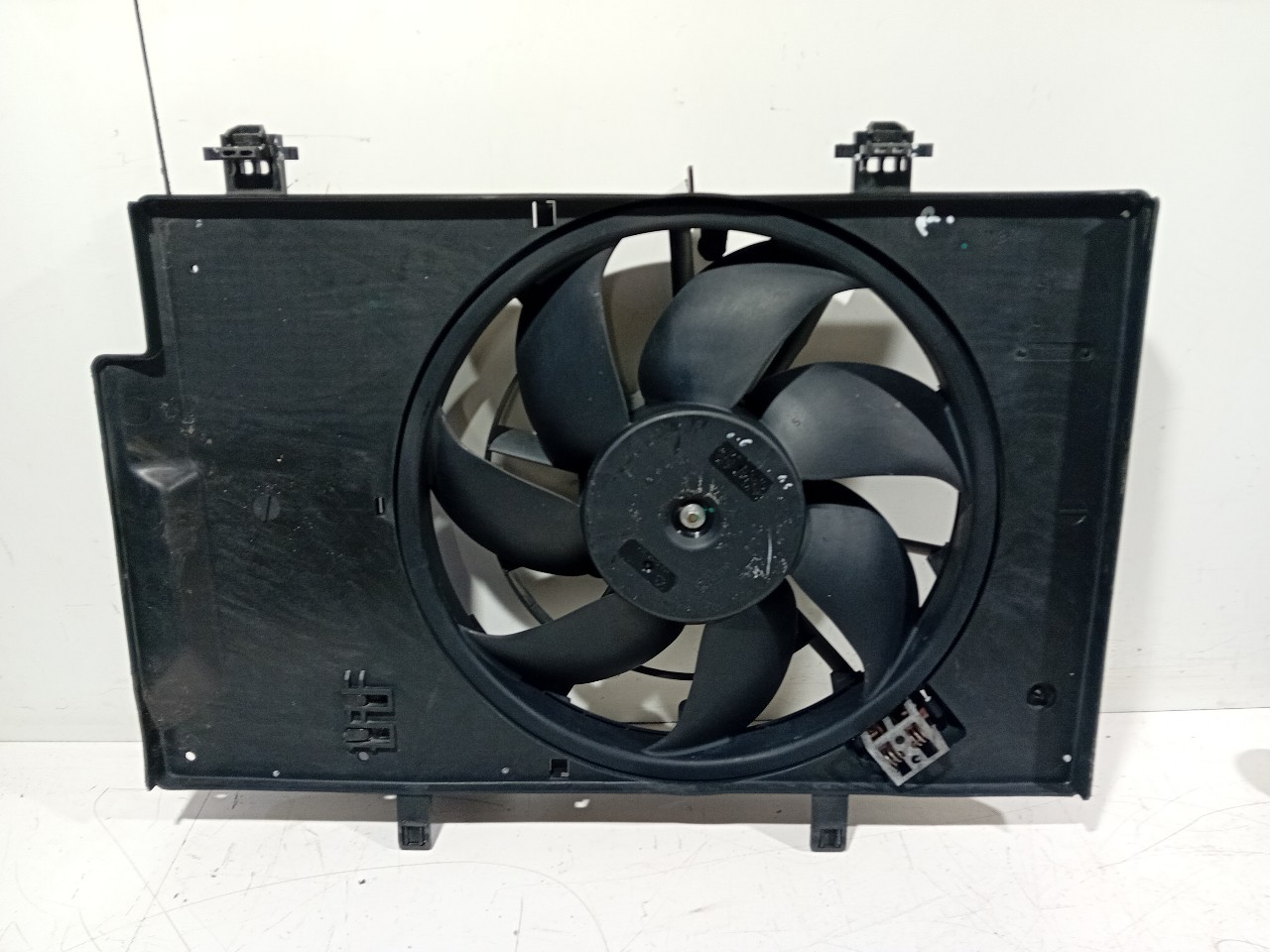 Radiator fan FORD ECOSPORT 1.0 EcoBoost 24343135 | B-Parts