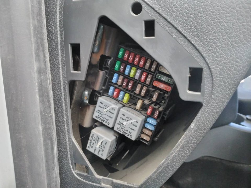 Fuse box DACIA SANDERO II 1.5 dCi 75 / Blue dCi 75 (B8JW, B8M4, B8AH ...