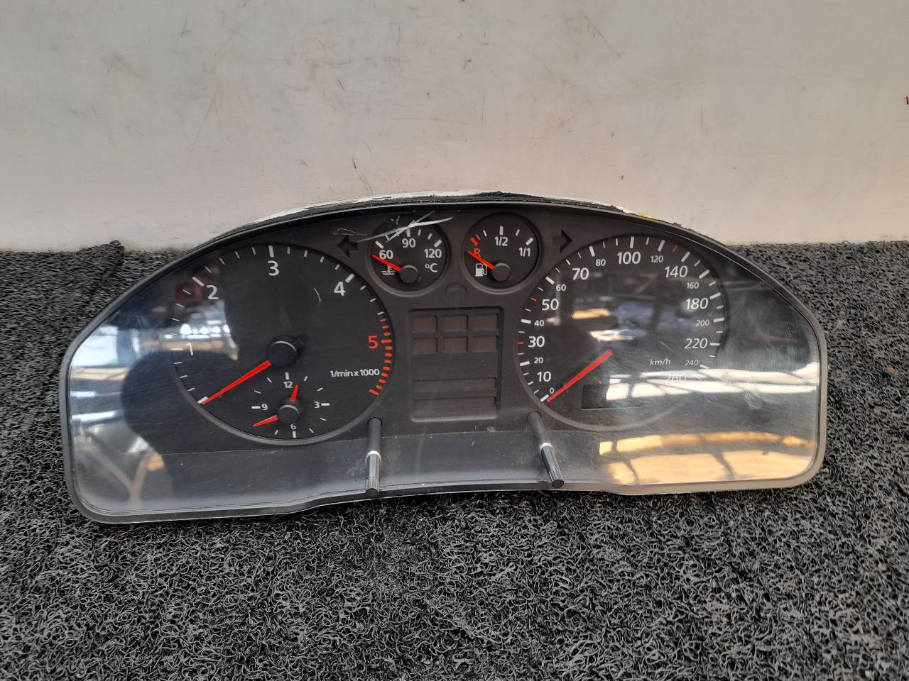 Instrument cluster AUDI A4 B5 (8D2) 1.9 TDI 6999179 | B-Parts