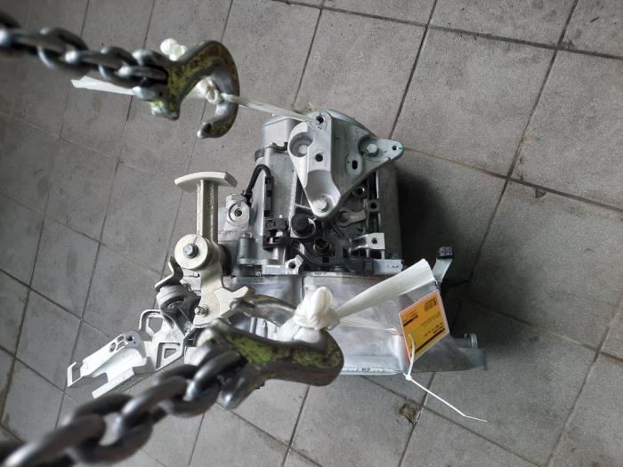 Gearbox OPEL CORSA F (P2JO) 1.2 (68) 10740677 | B-Parts