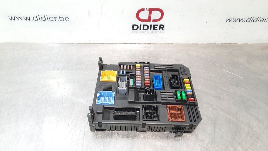 Fuse box PEUGEOT RIFTER 1.5 BlueHDi 130 10892115 | B-Parts