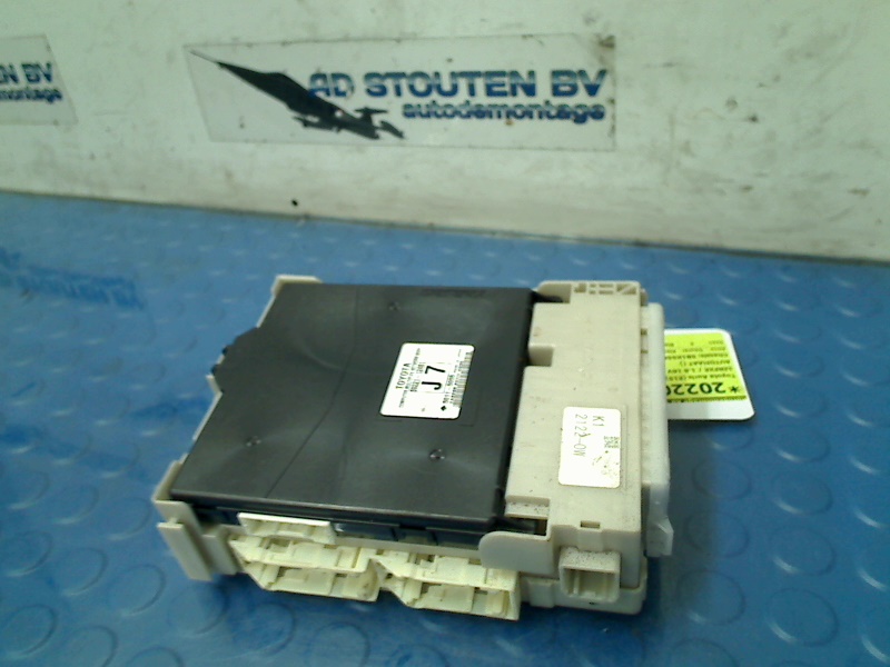 Fuse box TOYOTA AURIS (_E15_) 1.8 Hybrid (ZWE150_) 11264066 | B-Parts