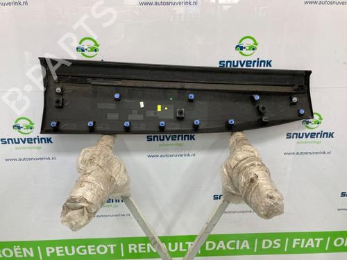 Outra PEUGEOT 3008 II SUV (MC_, MR_, MJ_, M4_) 1.2 THP/ PureTech 130 ...