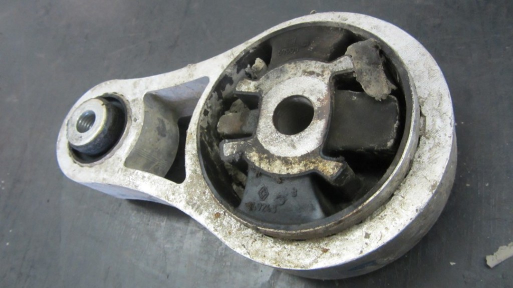 Engine mount RENAULT TRAFIC II Van (FL) 2.0 dCi 90 (FL0H, FL00, FL01 ...