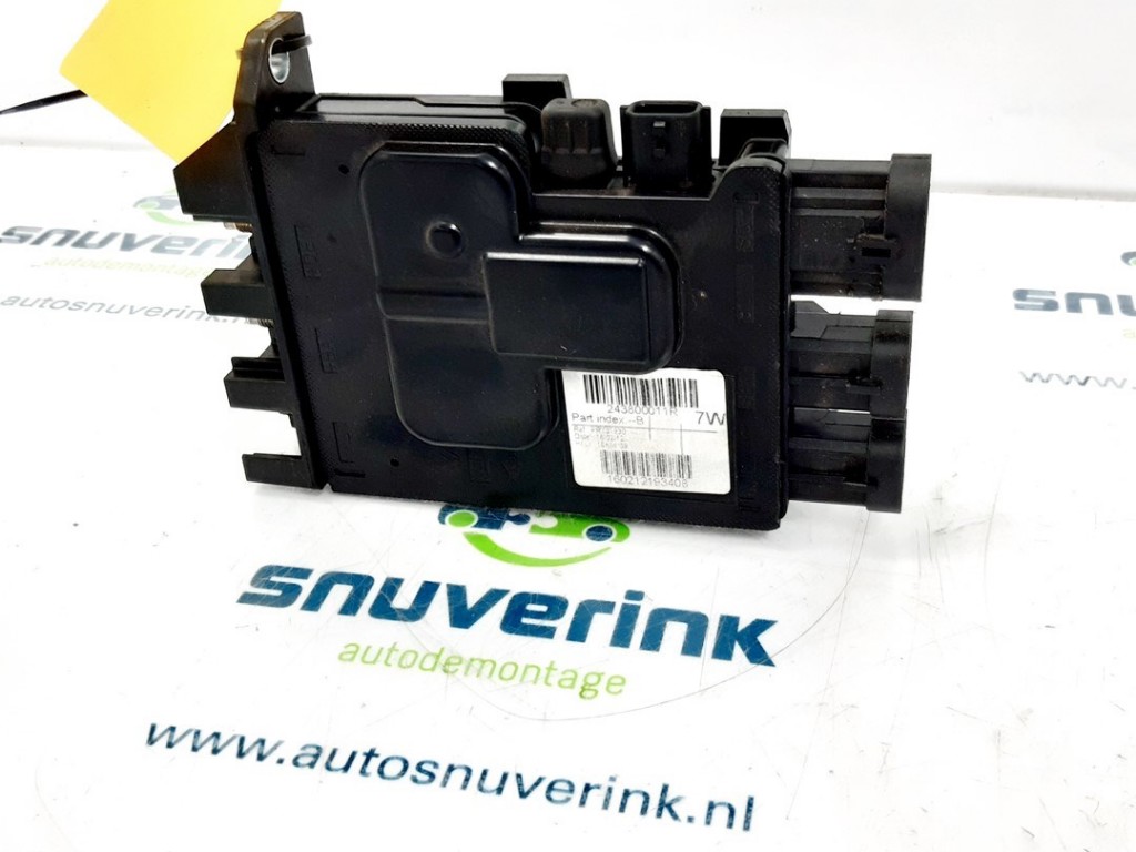 Fuse box RENAULT MEGANE III Hatchback (BZ0/1_, B3_) 1.5 dCi (BZ09, BZ0D ...