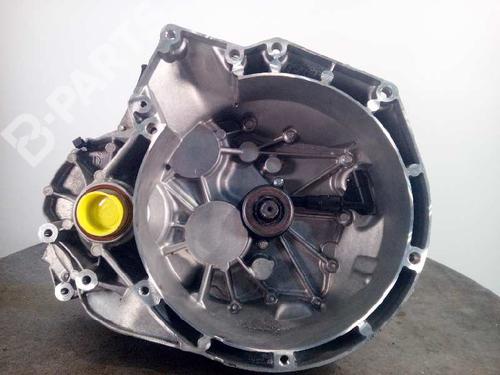 Manual gearbox VOLVO V40 Hatchback (525) D2 4936992 | B-Parts