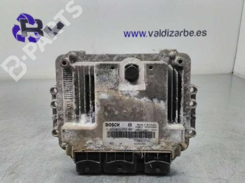 Engine control unit (ECU) RENAULT MASTER II Van (FD) 2.5 dCi 10369346 ...