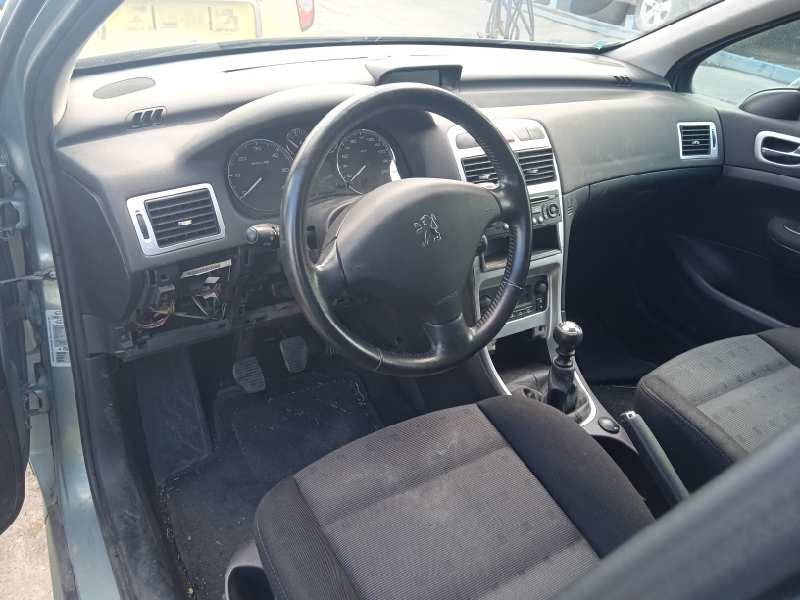 Front bumper PEUGEOT 307 SW (3H) 2.0 HDi 135 7401CZ | B-Parts