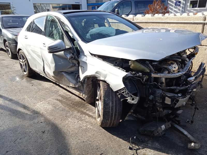 Switch MERCEDES-BENZ A-CLASS (W176) AMG A 45 4-matic (176.052 ...