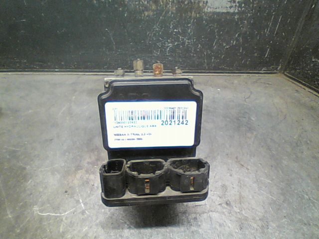 ABS pump NISSAN X-TRAIL I (T30) 2.2 Di 4x4 11738514 | B-Parts