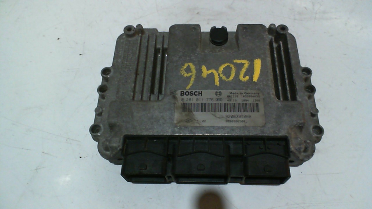 Engine control unit (ECU) RENAULT MEGANE II Coupé-Cabriolet (EM0/1_) 1. ...