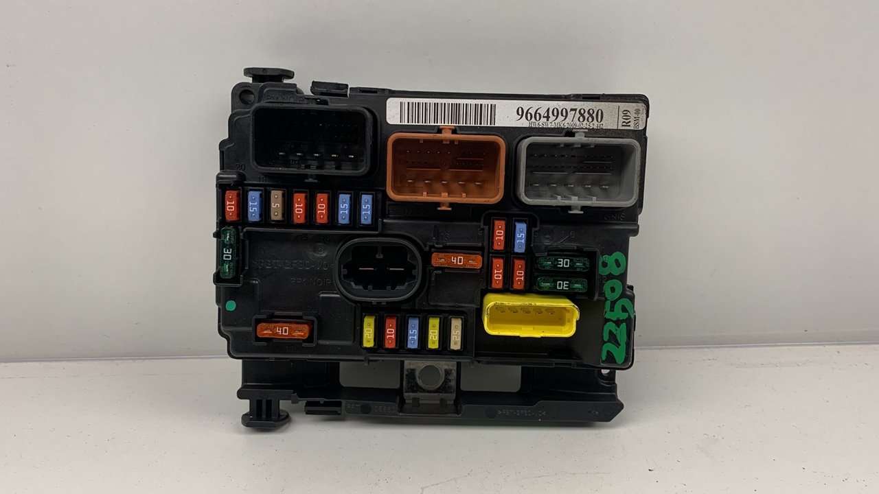 Fuse box CITROËN C3 Picasso (SH_) 11688546 | B-Parts