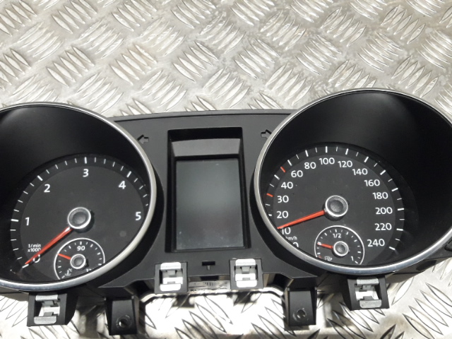 Instrument cluster VW GOLF VI (5K1) 1.6 TDI 11445568 | B-Parts