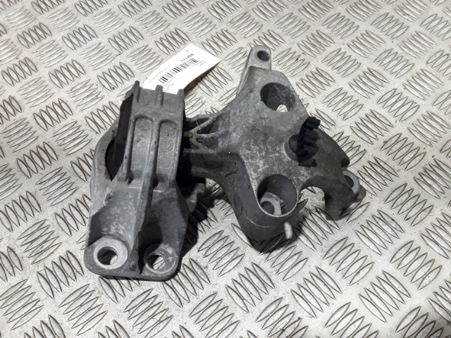 Engine mount DACIA DUSTER (HS_) 1.5 dCi (HSMC) 11465071 | B-Parts