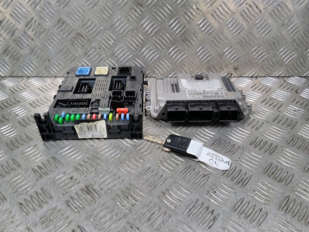 Engine control unit (ECU) CITROËN C4 I (LC_) 1.6 HDi 11267986 | B-Parts