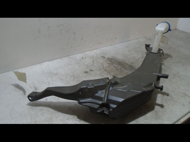 Windscreen washer tank PEUGEOT 308 II (LB_, LP_, LW_, LH_, L3_) 1.6 HDi ...