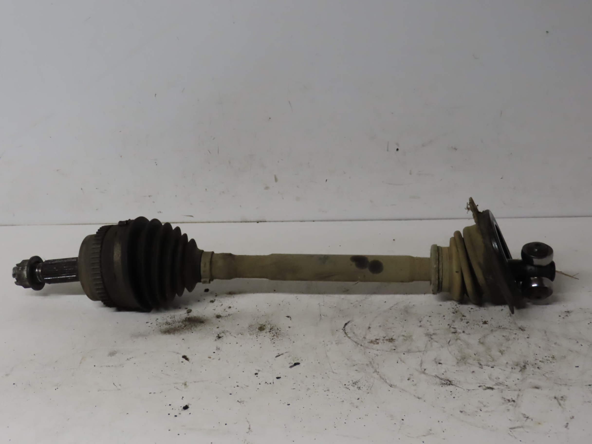 Left front driveshaft RENAULT MASTER II Van (FD) 2.5 dCi 120 (FD0M ...