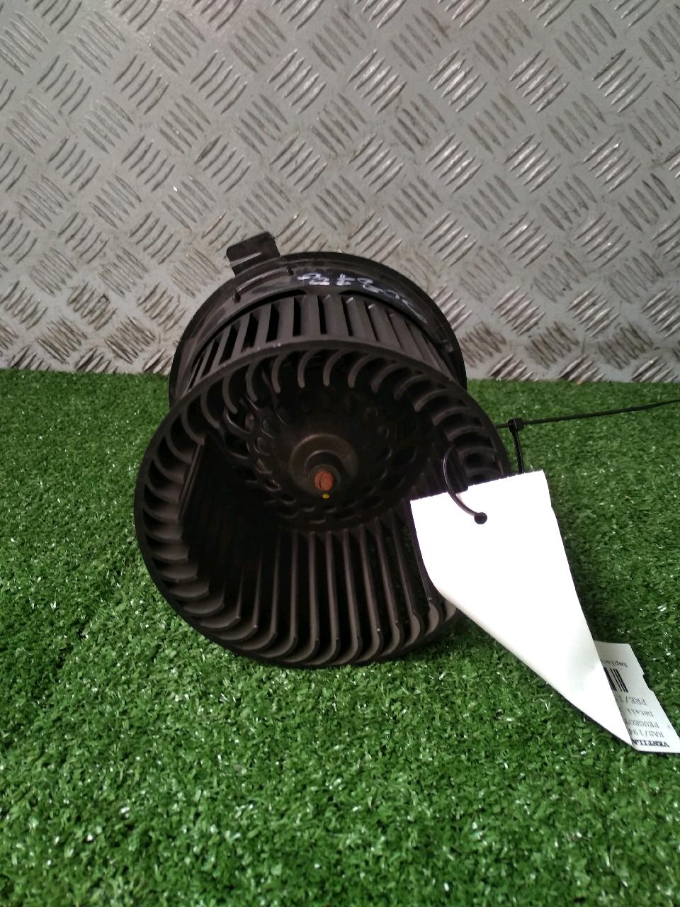Heater blower motor PEUGEOT 308 I (4A_, 4C_) 1.6 HDi 11407955 | B-Parts