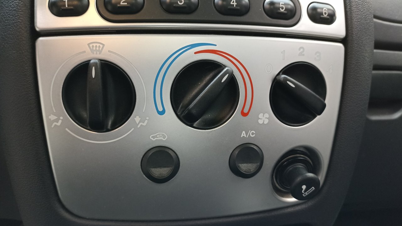 Climate control FORD PUMA (EC_) 1.4 16V 9556499 | B-Parts