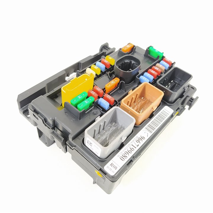 Fuse box PEUGEOT 207 (WA_, WC_) 1.4 HDi 10333410 | B-Parts