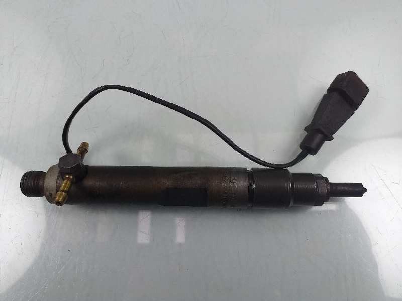 Injector SEAT LEON (1M1) 5214497 | B-Parts