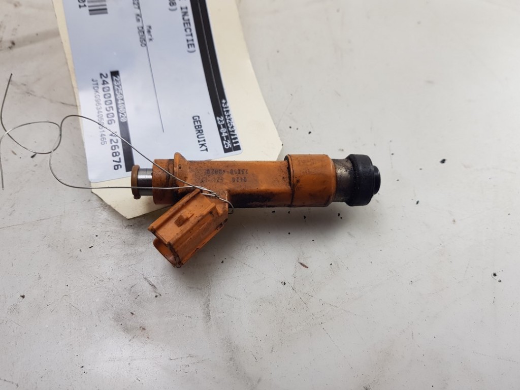 Injector TOYOTA YARIS (_P9_) 1.0 VVT-i (KSP90_, KSP90R) 25799995 | B-Parts