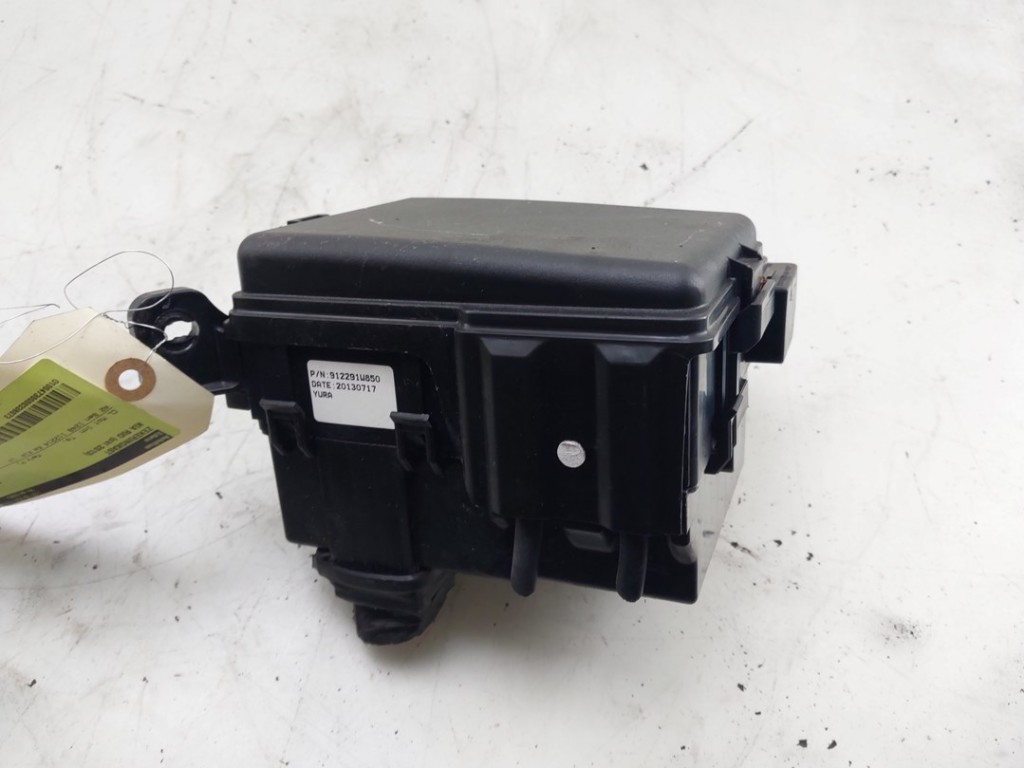 Fuse box KIA RIO III (UB) 1.25 CVVT 30121603 | B-Parts