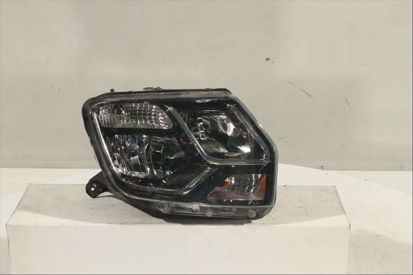 Phare droit DACIA DUSTER (HS_) 1.5 dCi 13717772 | B-Parts