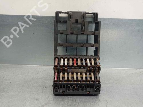 Fuse box MERCEDES-BENZ S-CLASS (W126) 300 SE, SEL (126.024, 126.025 ...