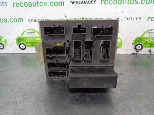 Fuse box FORD FOCUS I (DAW, DBW) 1.8 Turbo DI / TDDi 2113462 | B-Parts