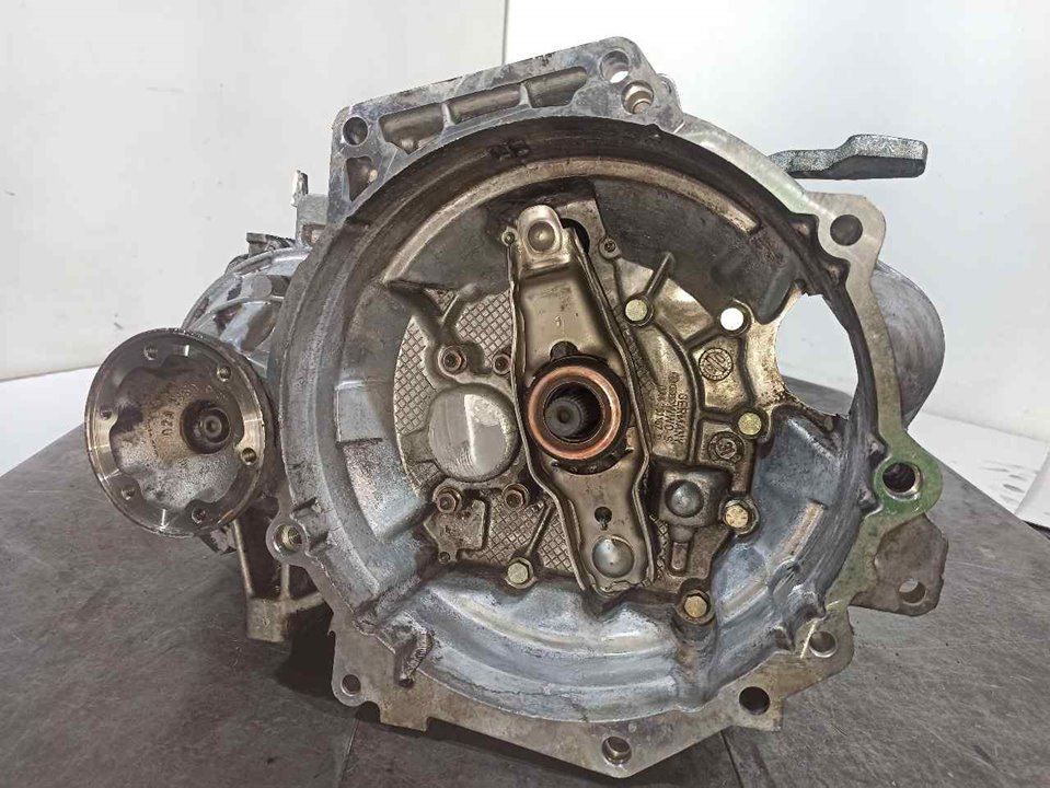 Manual gearbox VW PASSAT B6 (3C2) 2.0 FSI 10102948 | B-Parts