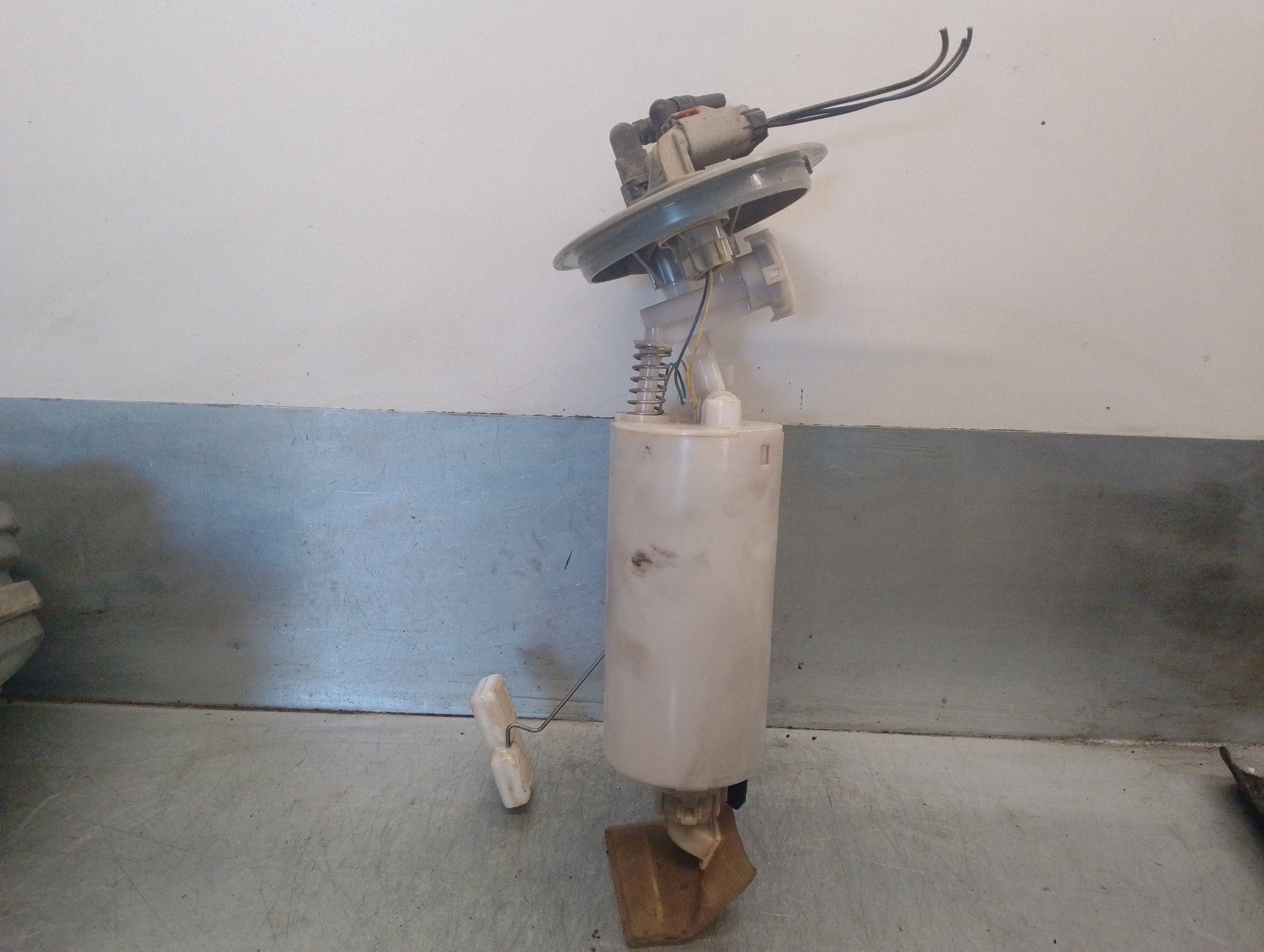 Fuel pump CHRYSLER VOYAGER / GRAND VOYAGER III (GS_, NS_) 2.5 TD ...
