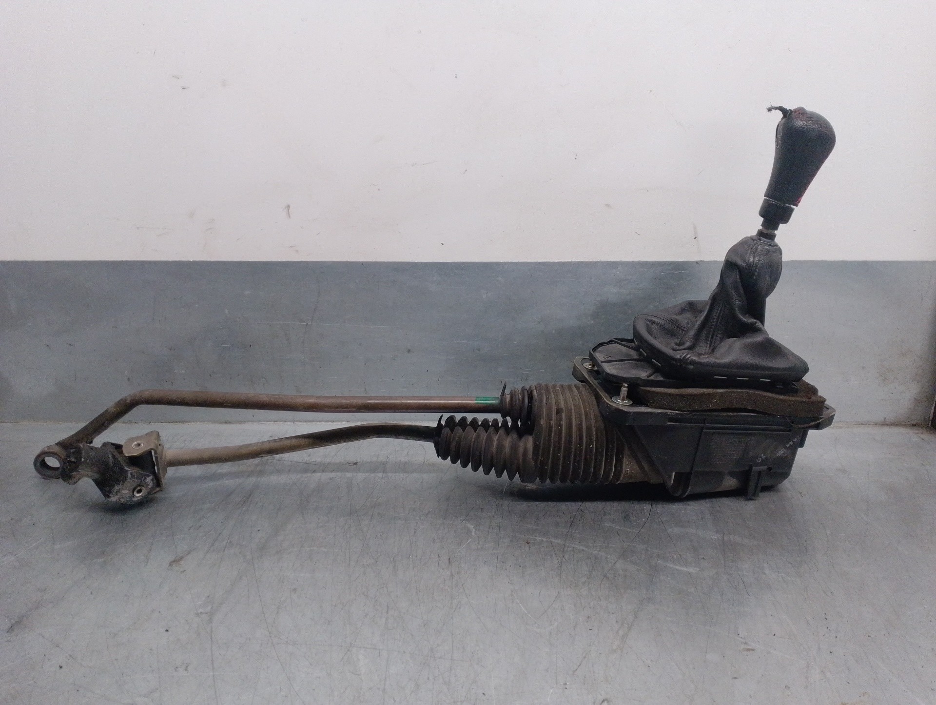 Manual Gearbox Selector Audi A4 B5 8d2 13302575 B Parts