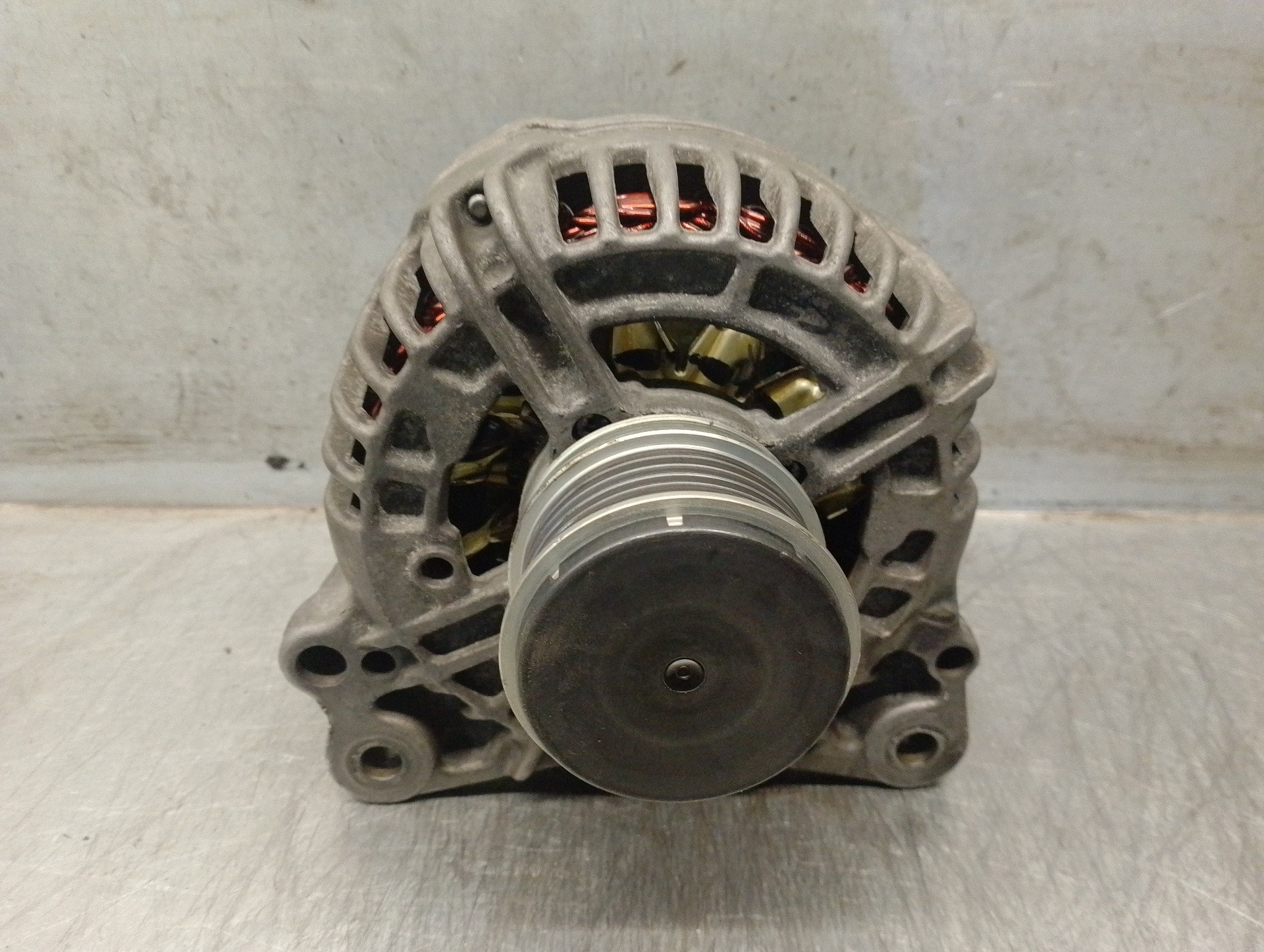 Alternator AUDI A4 B7 Avant (8ED) 1.9 TDI 17962931 | B-Parts