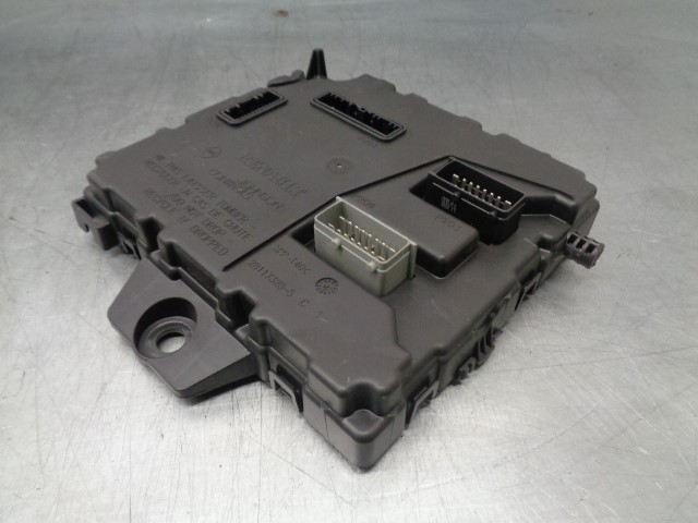 Fuse box RENAULT MASTER III Van (FV) 2.3 dCi 125 FWD (FV0C, FV0D, FV0G ...