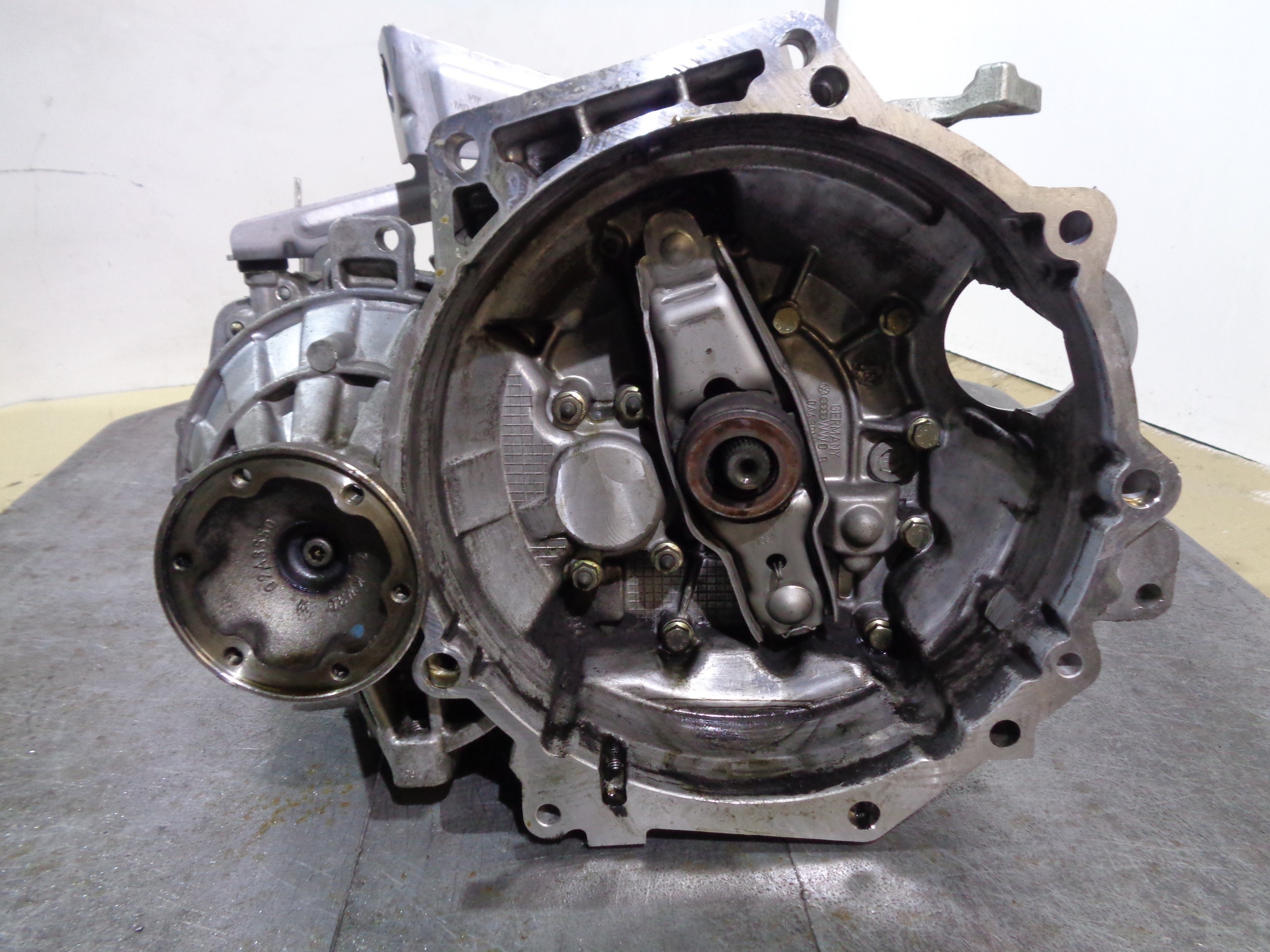 Manual gearbox VW PASSAT B6 (3C2) 2.0 FSI 11289535 | B-Parts