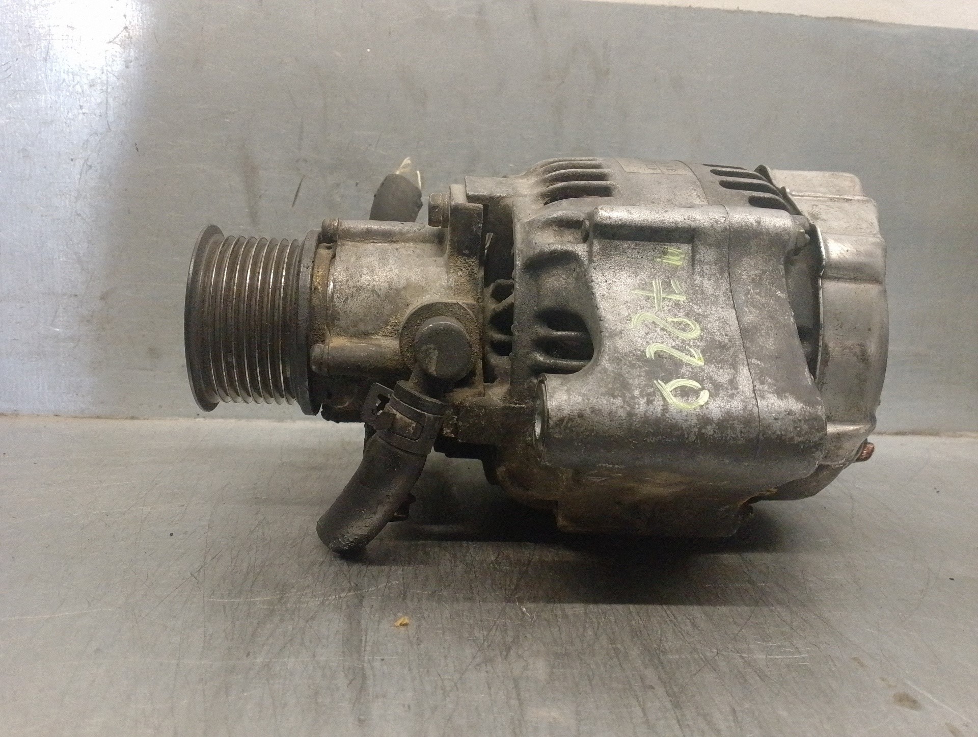 Alternator JEEP CHEROKEE (XJ) 2.5 TD 4x4 13403985 | B-Parts