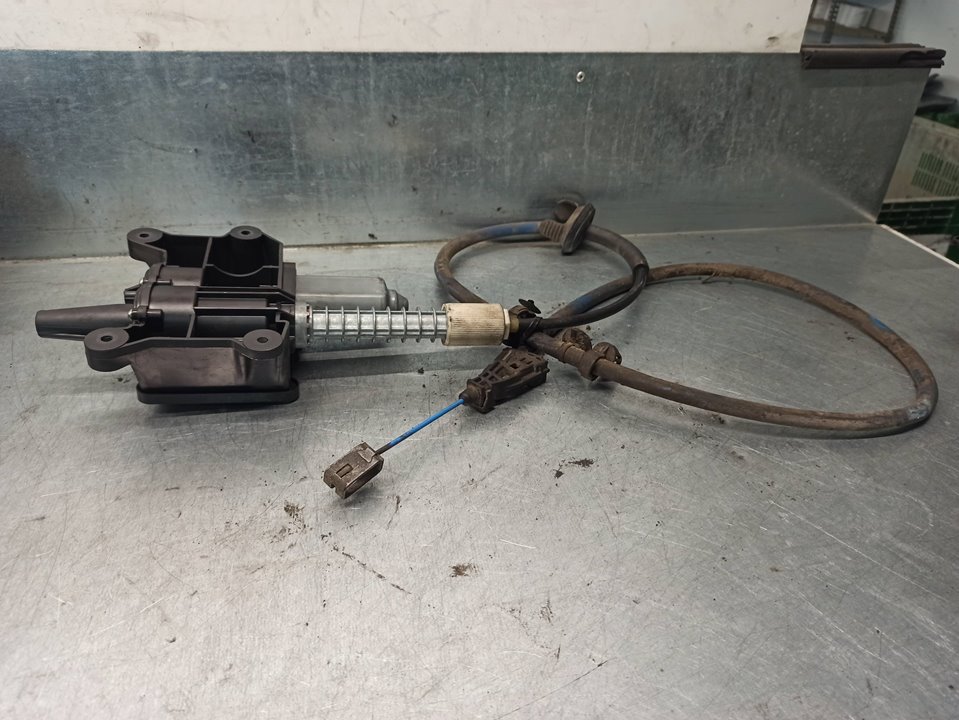 Electric handbrake PEUGEOT 5008 (0U_, 0E_) 1.6 HDi 8370862 | B-Parts