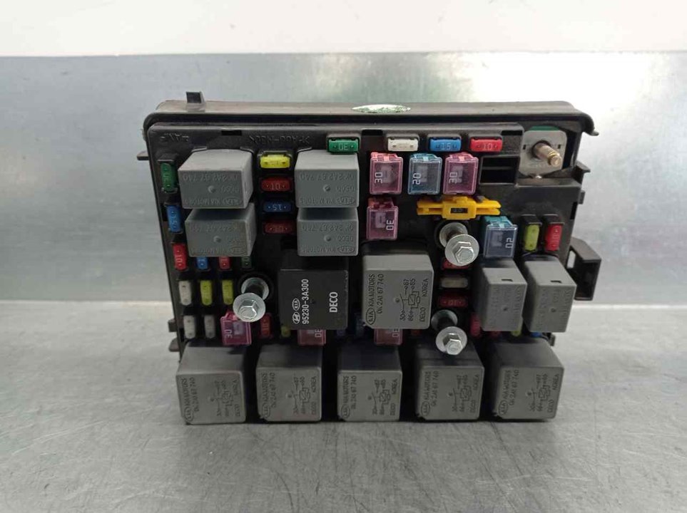 Fuse box FORD MONDEO IV Saloon (BA7) 2.0 TDCi 10033259 | B-Parts