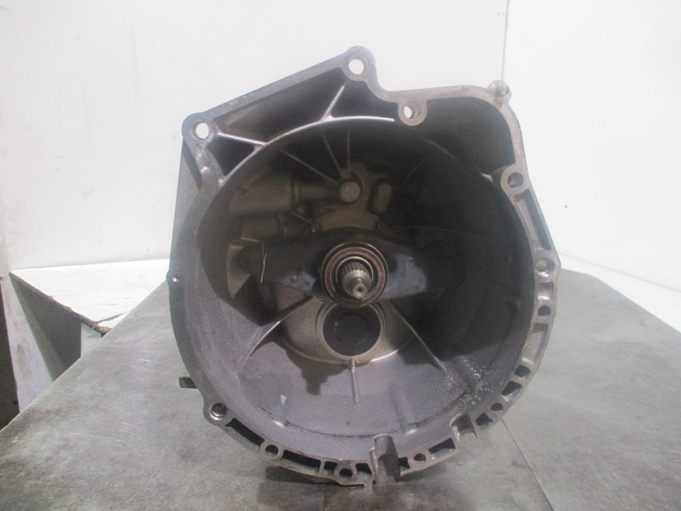 Manual gearbox BMW X3 (E83) 2.0 d 8677731 | B-Parts