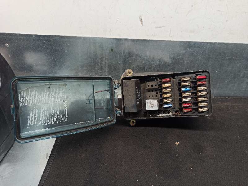 Fuse box MERCEDES-BENZ 190 (W201) D 2.5 (201.126) 7248965 | B-Parts